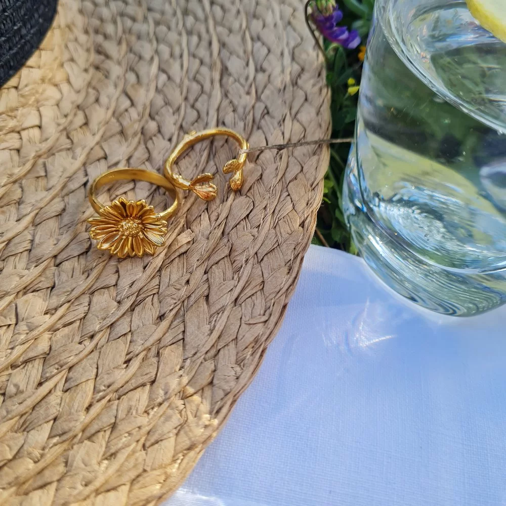 Thallo Daisy Field Daisy Ring 24K Gold vermeil on sterling silver